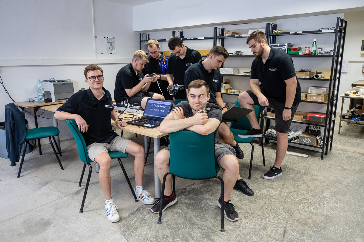 Studenckie Koło Naukowe Robotyków sekcja SumoMasters z Wydziału ...